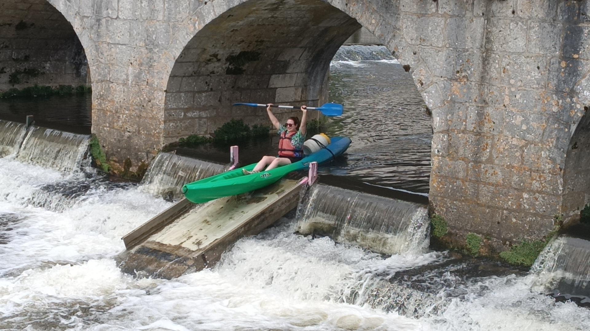 Randonnée en canoë de 2 heures sur la Dronne à Brantôme - ALLO CANOES